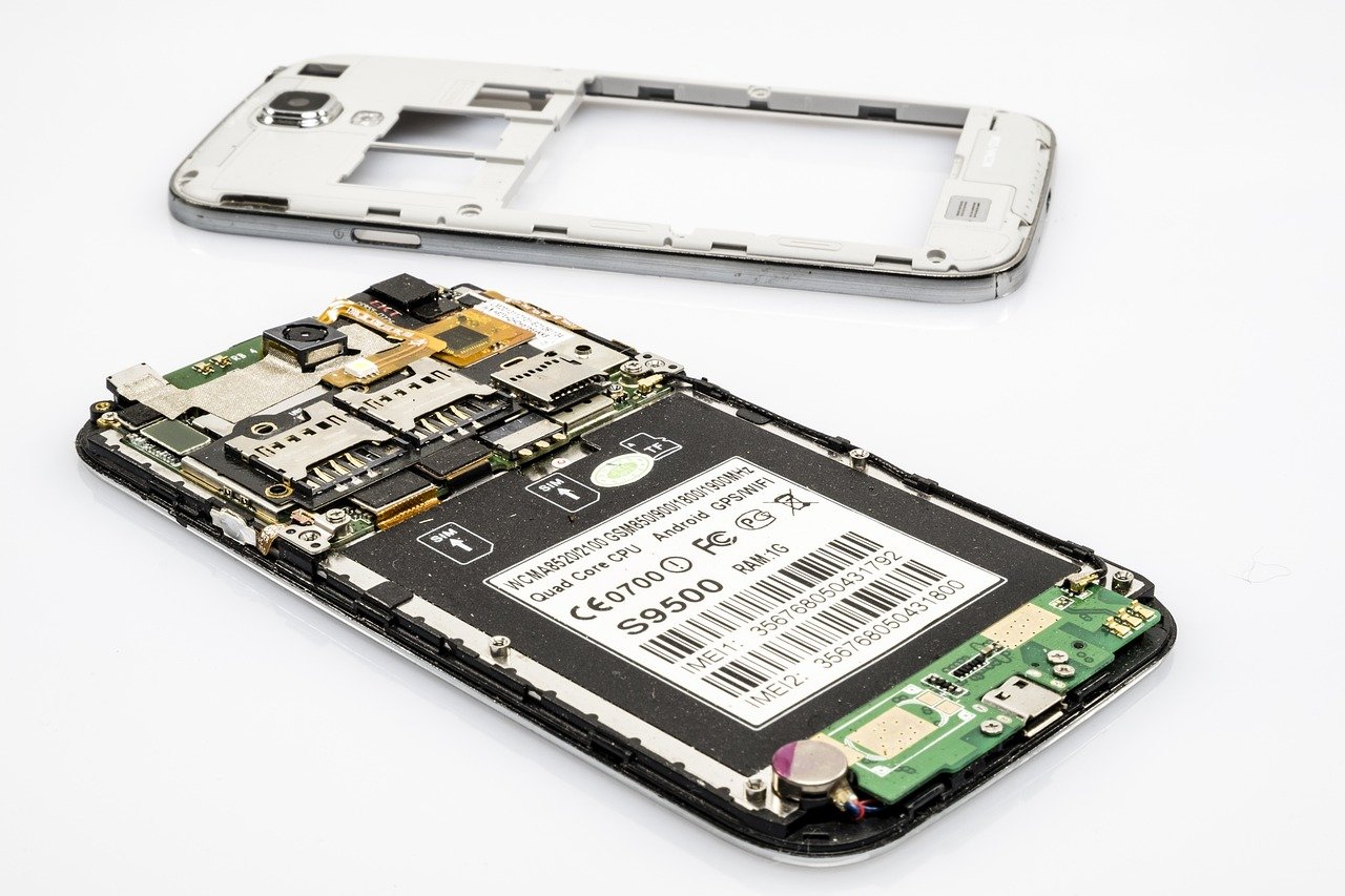 Essential Mobile Phone Repair Tips to Save Time and Money ...