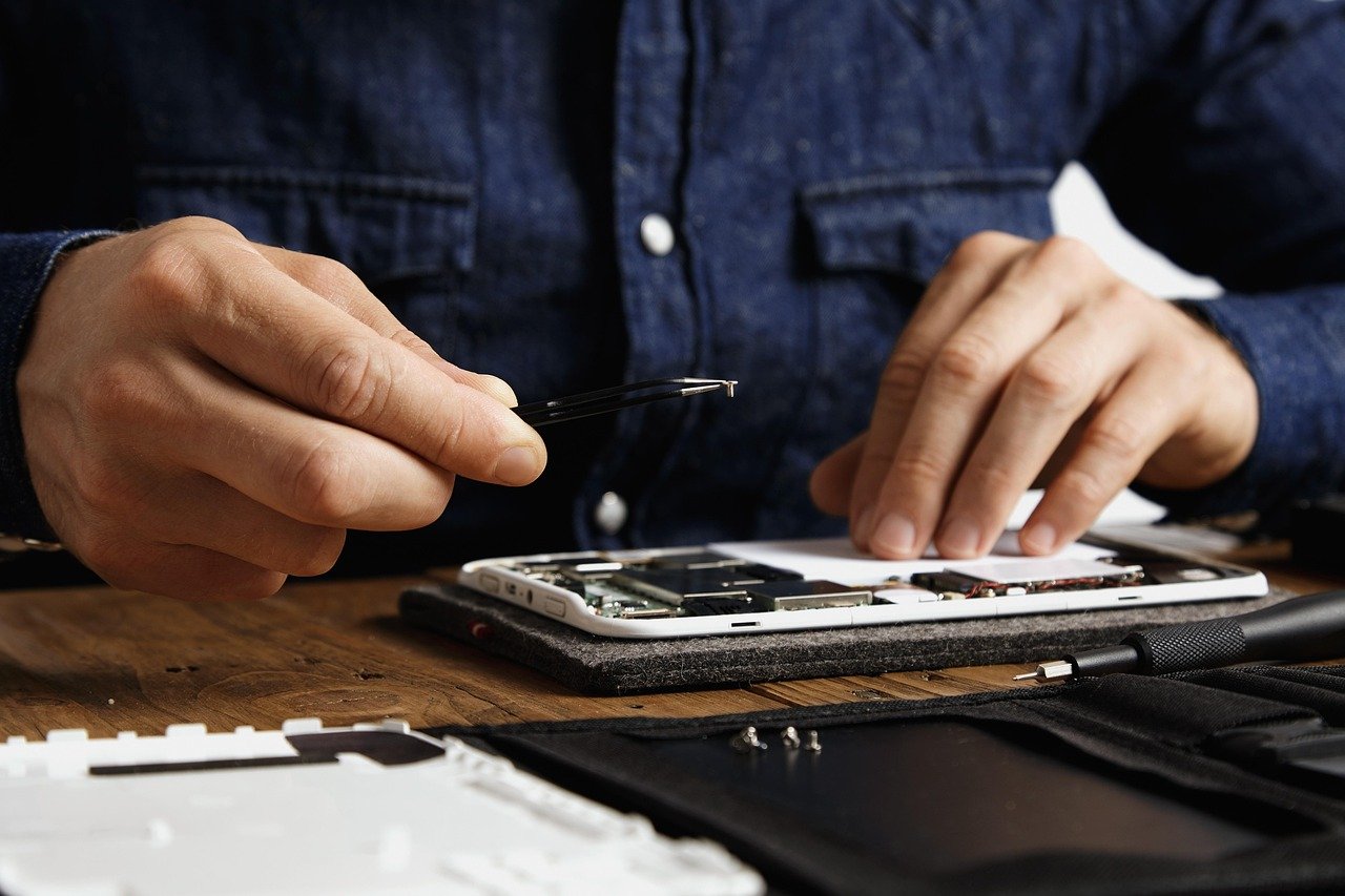 The Future of Mobile Repairs: Top Trends to Watch in 2025 ...
